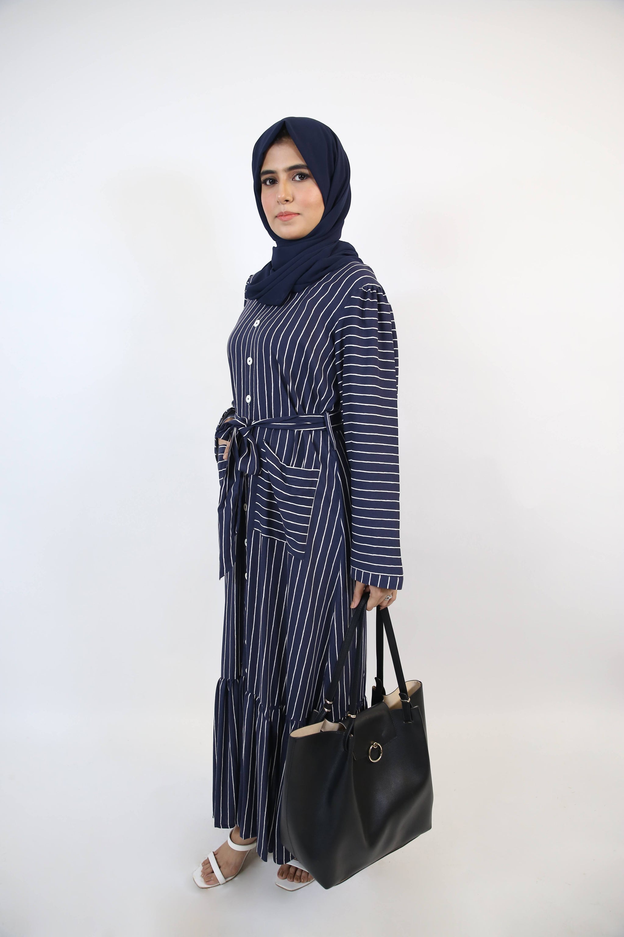 Mahit- Chic Linen Maxi Dress with side pockets and ruffled hem in navy